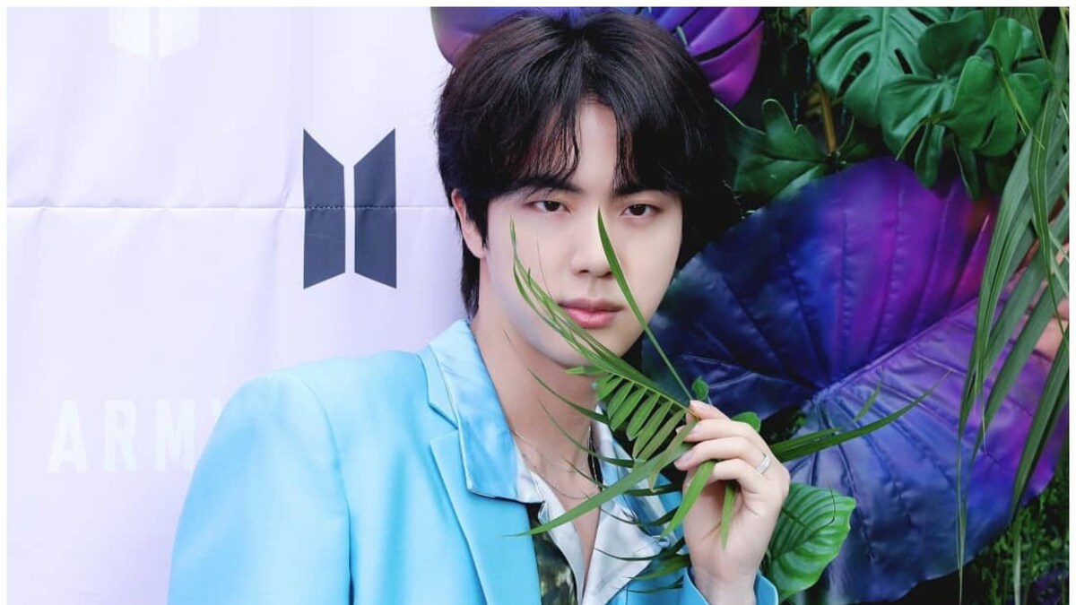 BTS Member Jin Becomes First Male Solo Artist from Korea to Reach ...