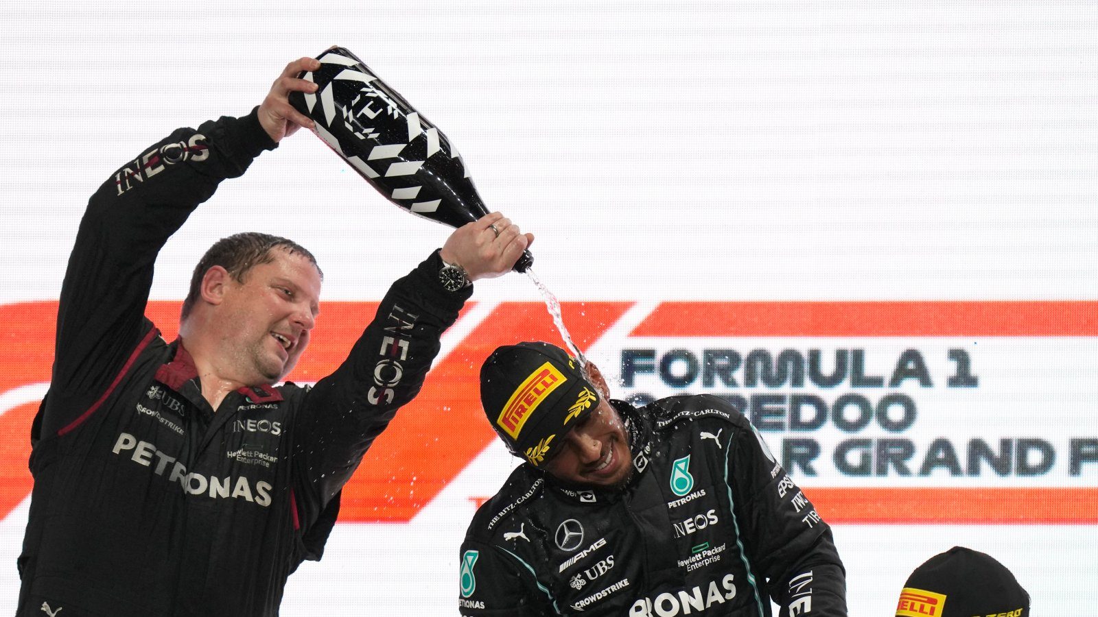 F1: Lewis Hamilton Wins Qatar Grand Prix as Max Verstappen's Lead ...