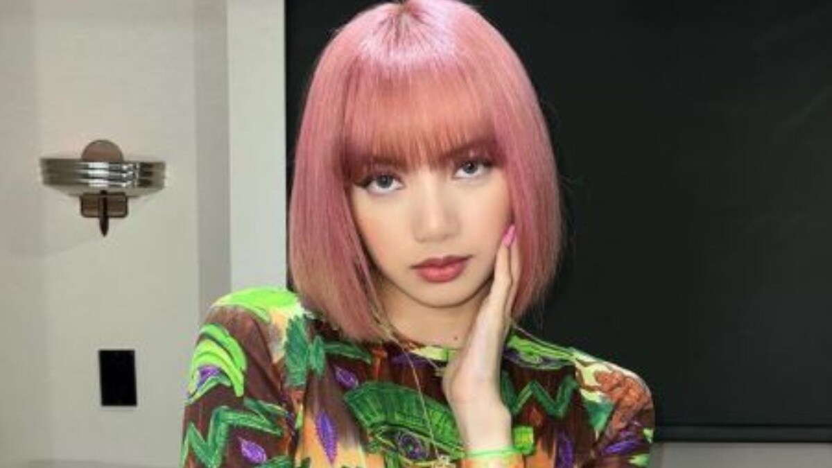 BLACKPINK Rapper Lisa Becomes First Female K-Pop Artist With Over 200 ...