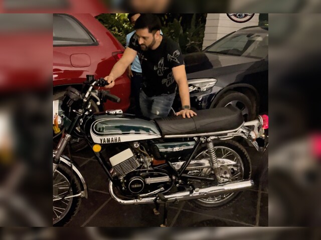 Cricketer MS Dhoni Buys Restored Yamaha RD 350 - Here's Everything You ...