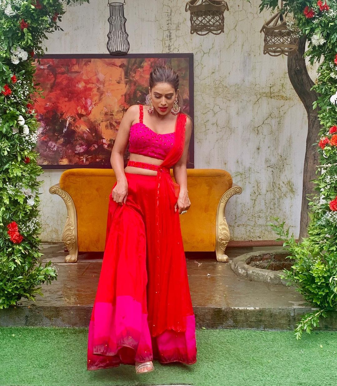 Nia Sharma Stuns In Shimmering Lehenga And Bold Revealing Blouse, See ...