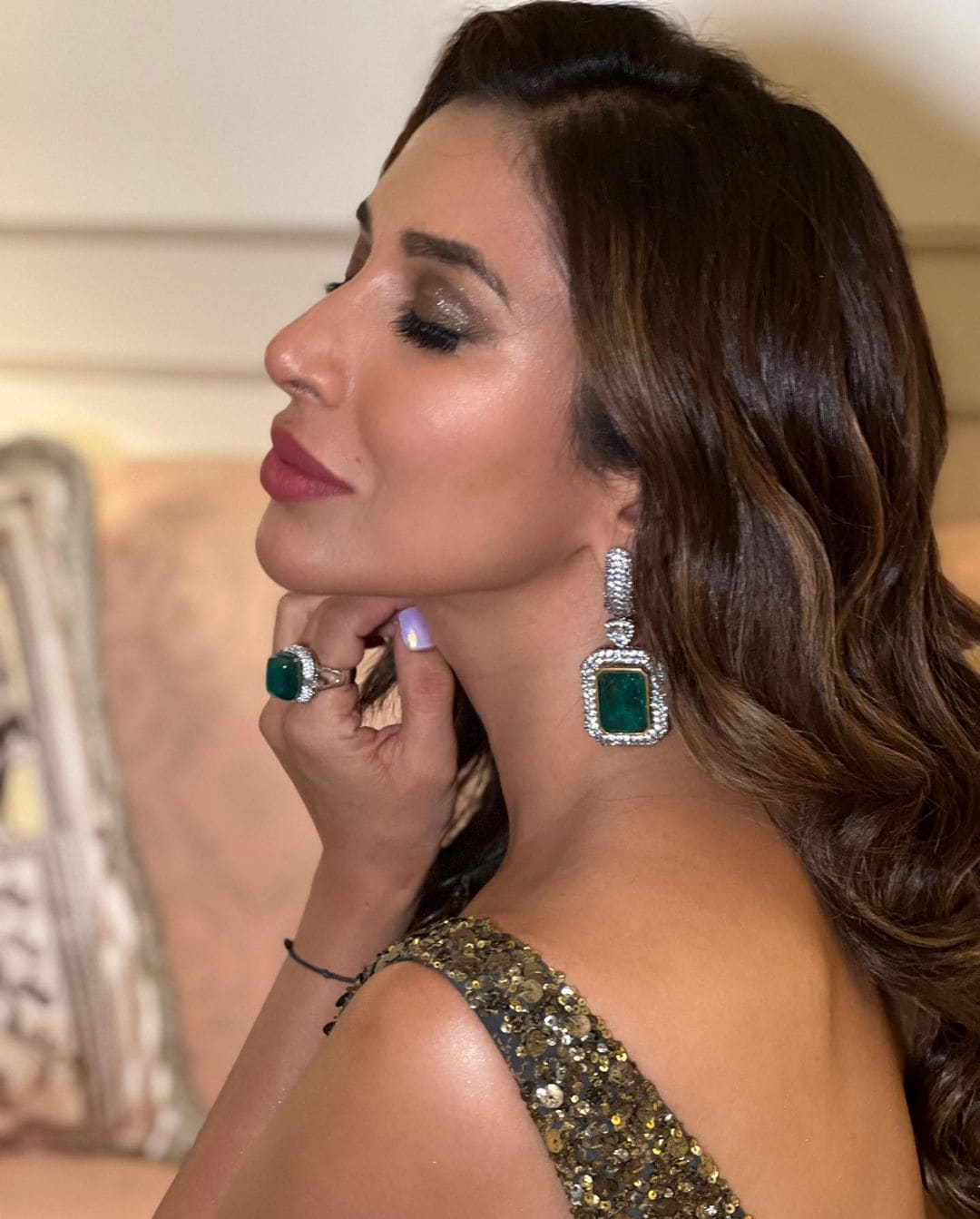 Sophie Choudry Oozes Glamour In A Golden Sequinned Gown, Check Out The ...