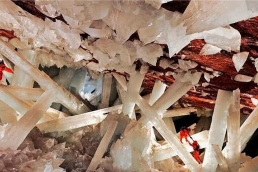 This Giant Mexico Cave Has 500,000 Years Old Huge Crystal Pillars - News18