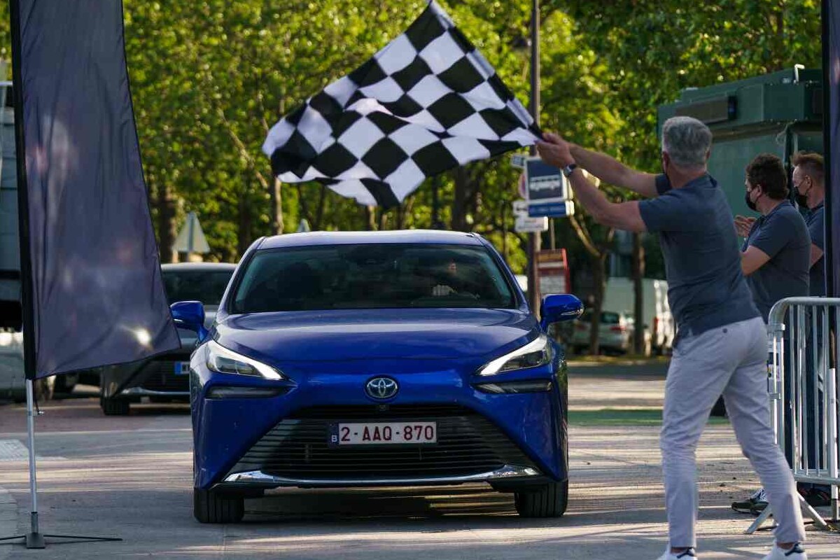 EXPLAINED: Hydrogen Internal Combustion Engine - Why It's a Distant Dream