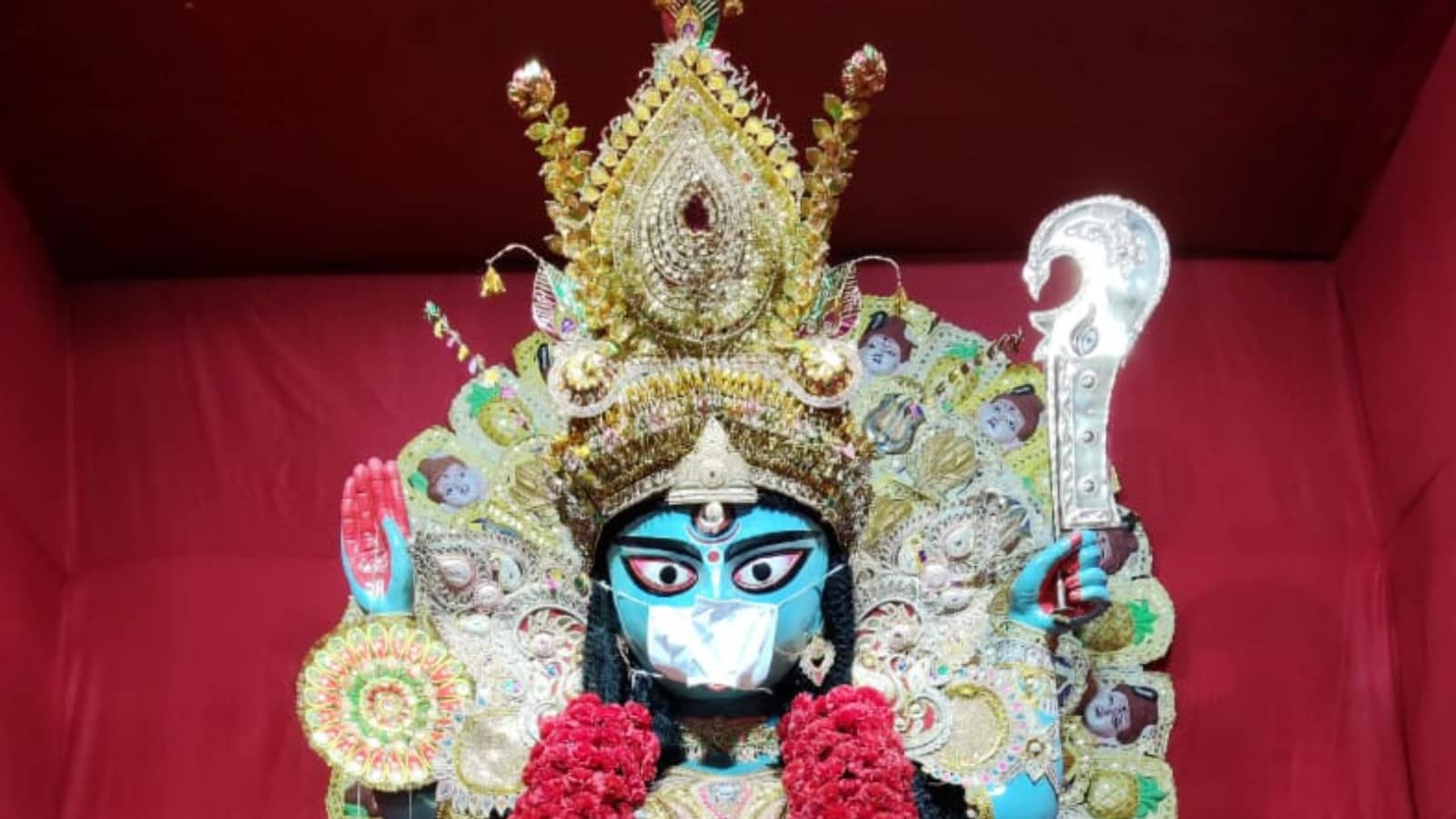 Ma Kali Idol Wears Mask for Covid Awareness, Dakshineswar Temple in ...