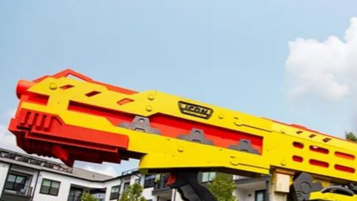 US Man Makes World’s Biggest Nerf Gun Weighing 90 kg, Creates Guinness ...