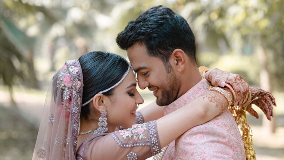 Under-19 World Cup winner Unmukt Chand Ties The Knot with Simran Khosla: See Pics - News18