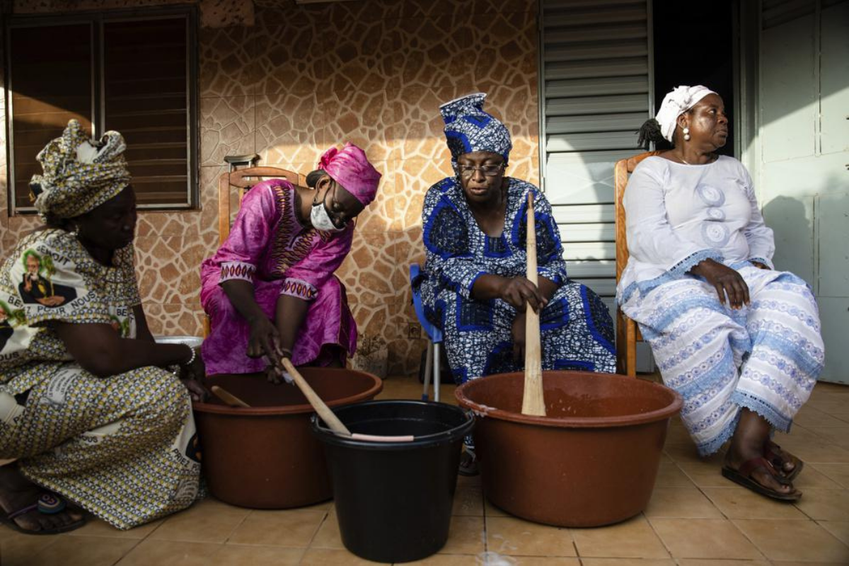 In Photos: Women Take Charge to Spread Awareness in Covid-hit Burkina ...