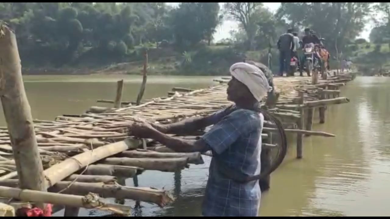 Odisha Man Builds Bamboo Bridge to Connect 2 Districts After Local ...