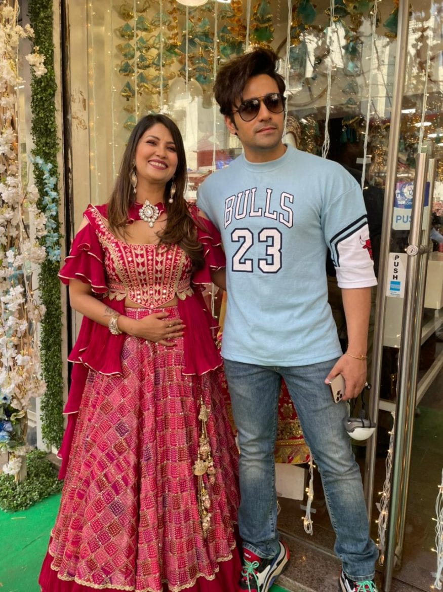 Shraddha Arya, Karishma Tanna and Other TV Celebs at a Boutique's 12th Anniversary Celebrations ...