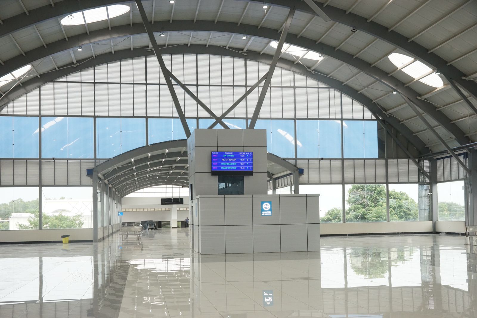 PM Modi to Inaugurate 'World-Class' Rani Kamalapati Railway Station In ... PM Modi to Inaugurate 'World-Class' Rani Kamalapati Railway Station In ...
