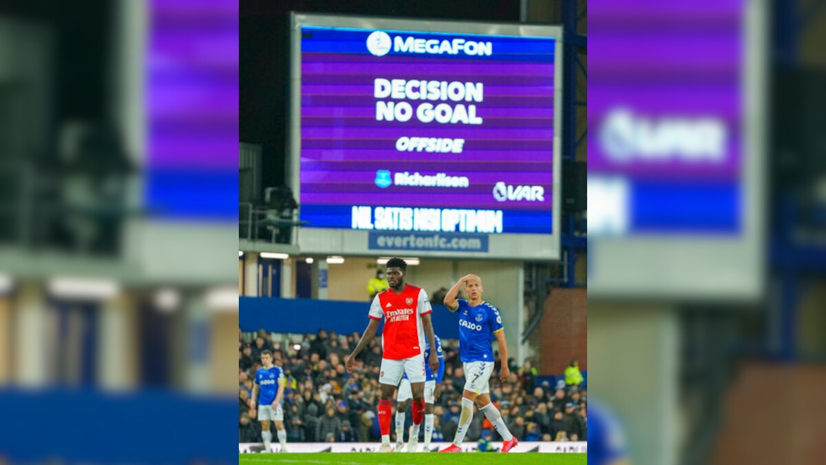 Everton Scores Late, Beats Arsenal 2-1 To End Winless Run - News18