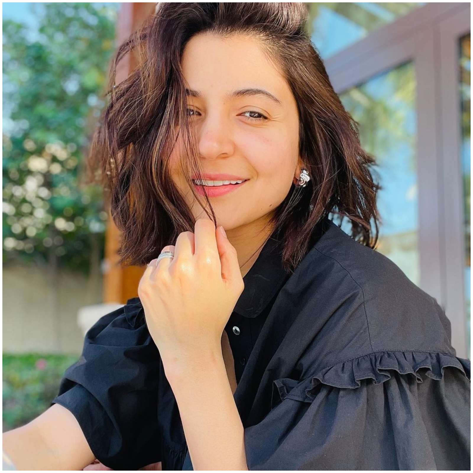 Anushka Sharma Looks Flawless In Sunkissed Photos, Check Out The Diva's ...