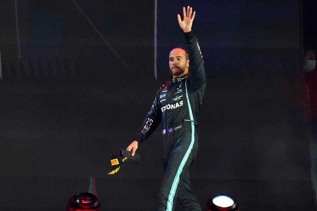 F1: Lewis Hamilton Wins Saudi Arabian Grand Prix after Collision with ...