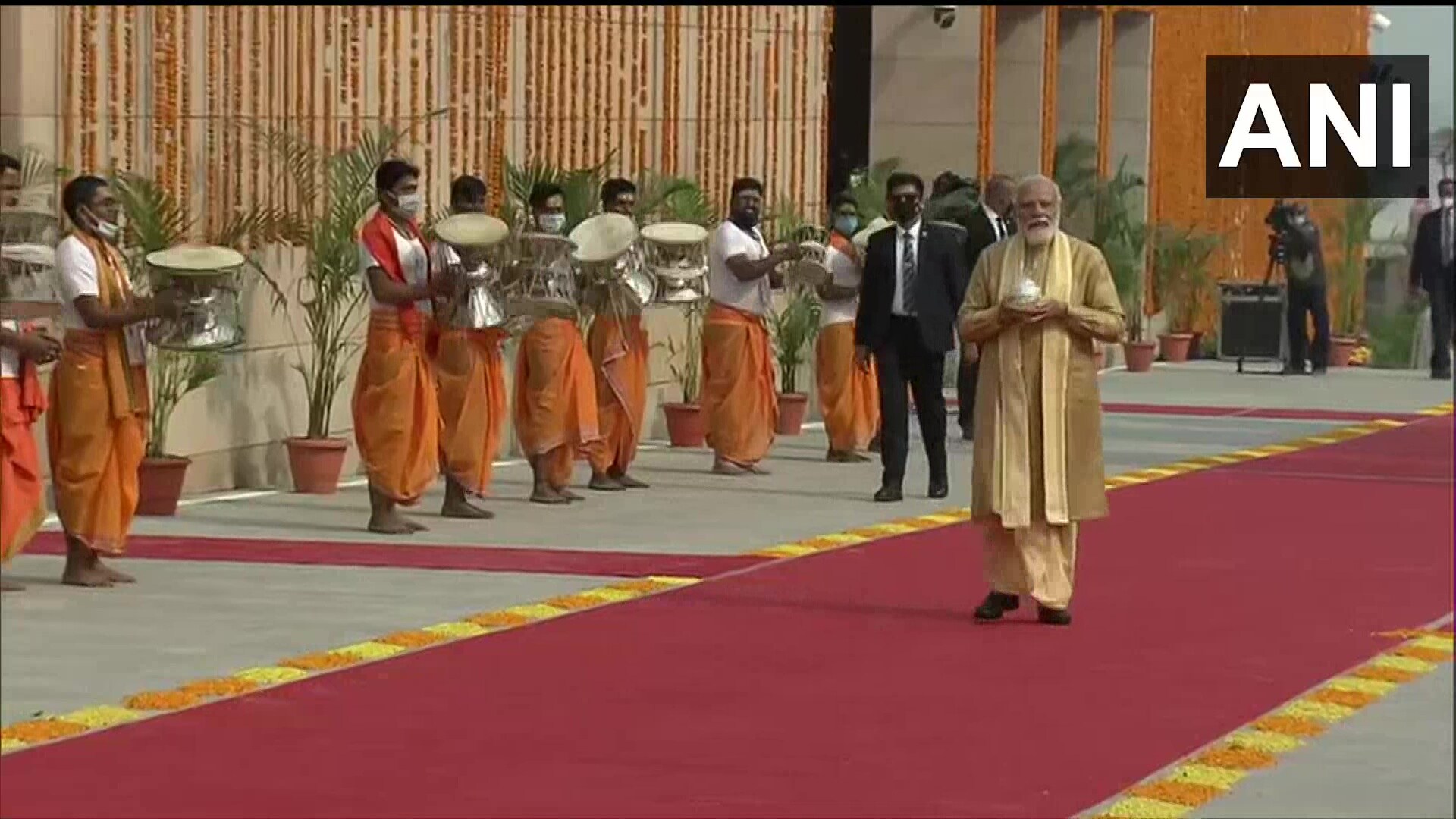 PM Modi in Varanasi for Kashi Vishwanath Dham Inauguration as BJP Puts ...