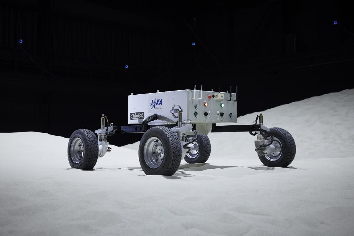 In Pics: Nissan Lunar Rover - Detailed Image Gallery of the Moon ...