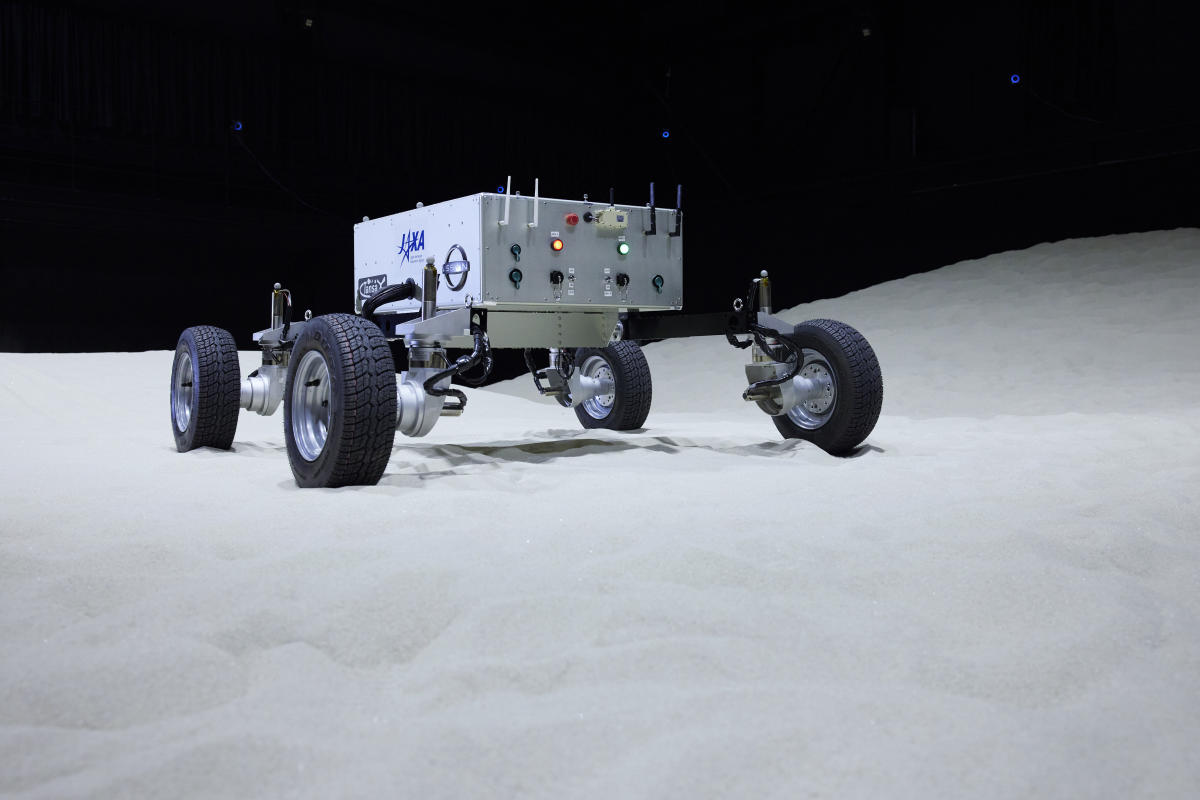 In Pics: Nissan Lunar Rover - Detailed Image Gallery of the Moon ...