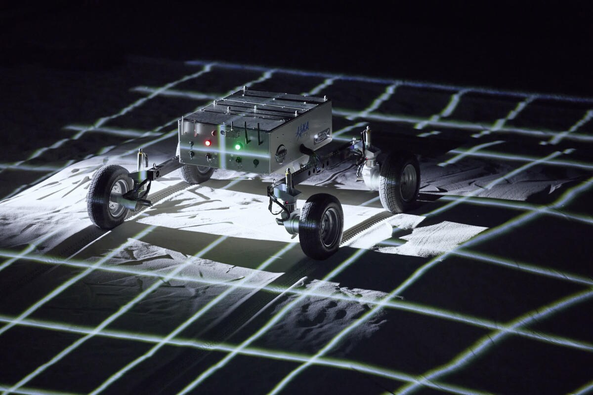 In Pics: Nissan Lunar Rover - Detailed Image Gallery of the Moon ...