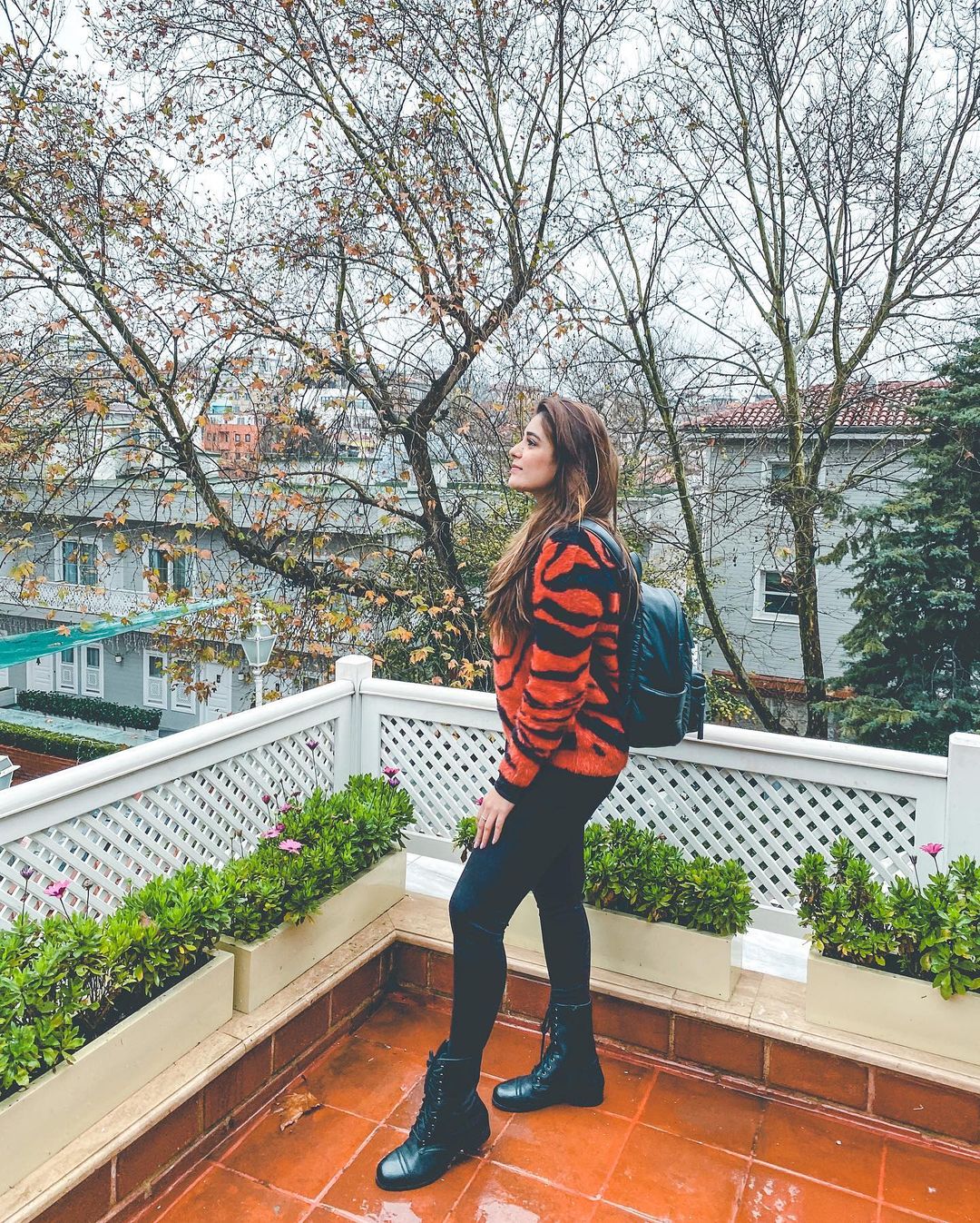 Pooja Gor Enjoys Snowfall While Holidaying In Turkey, See The TV Diva's ...
