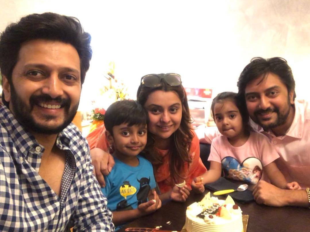 Birthday Boy Riteish Deshmukh's Photos with Wife Genelia D'Souza and ...