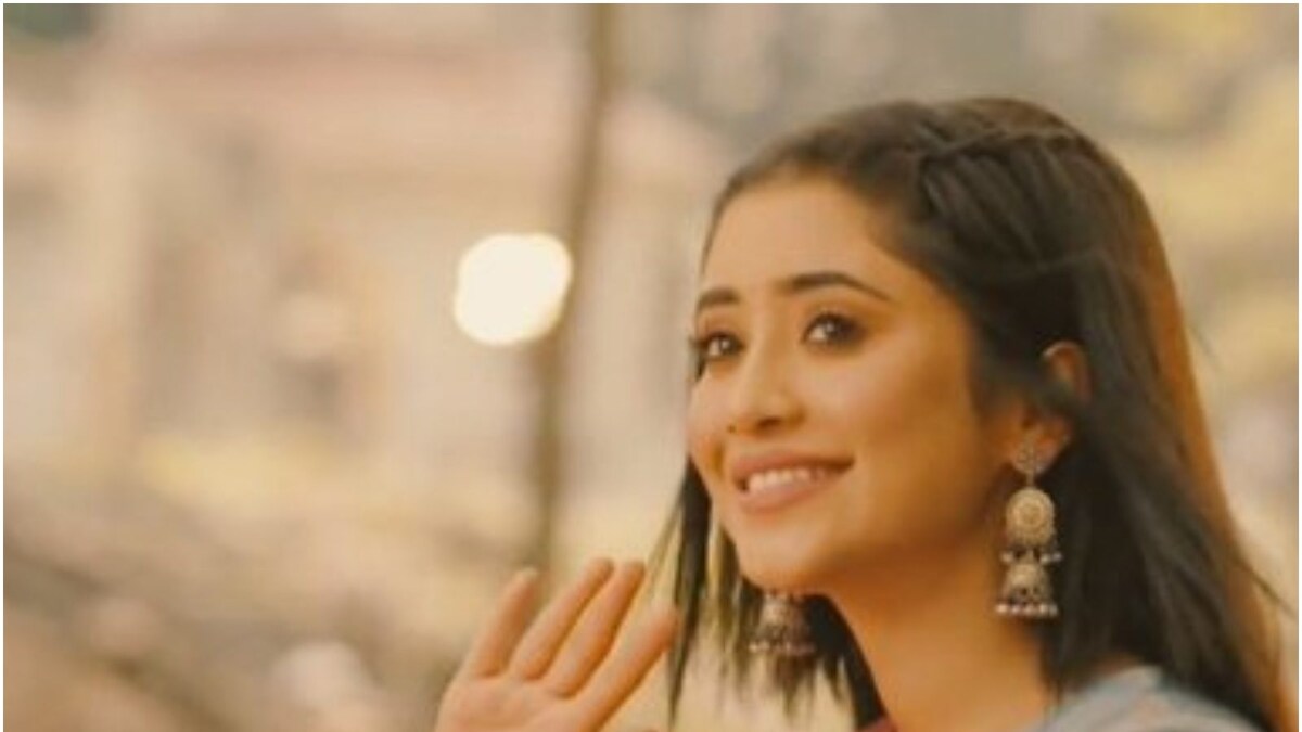 Shivangi Joshi is Anandi in Balika Vadhu 2, Fans React to Her Look - News18
