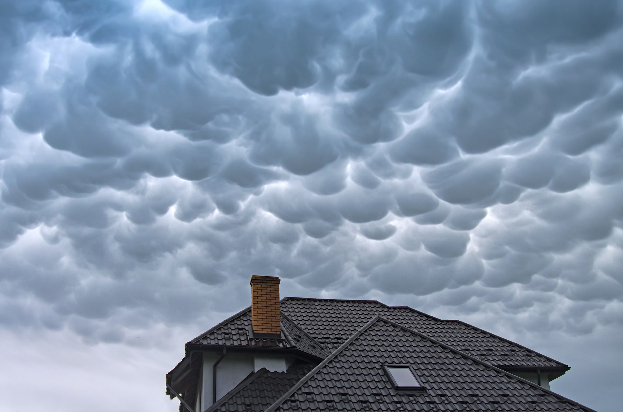 In Photos: UFO, Shelf and Mammatus Among the Rarest of Cloud Formations ...