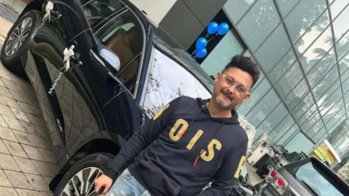 Swapnil Joshi Brings Home A New Luxury Electric Car; See Pictures - News18