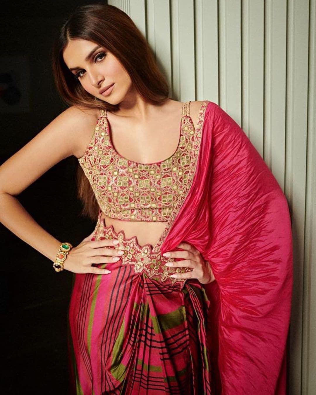 Tara Sutaria Paints A Regal Picture In A Blue Lehenga, Check Out The ...