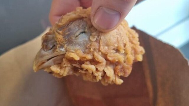 UK Woman Shocked After She Finds Full Chicken Head With Beak in KFC Hot ...