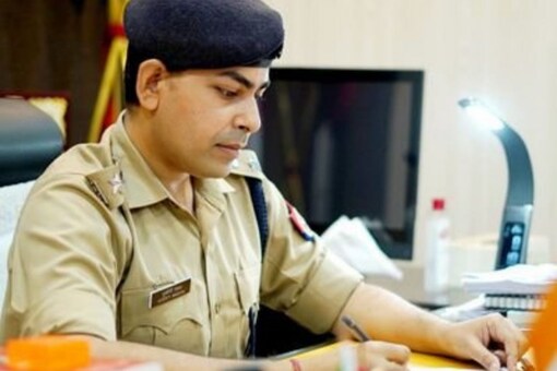 'Main Khaki Hoon': Poem Saluting Police Force Written by IPS Officer ...