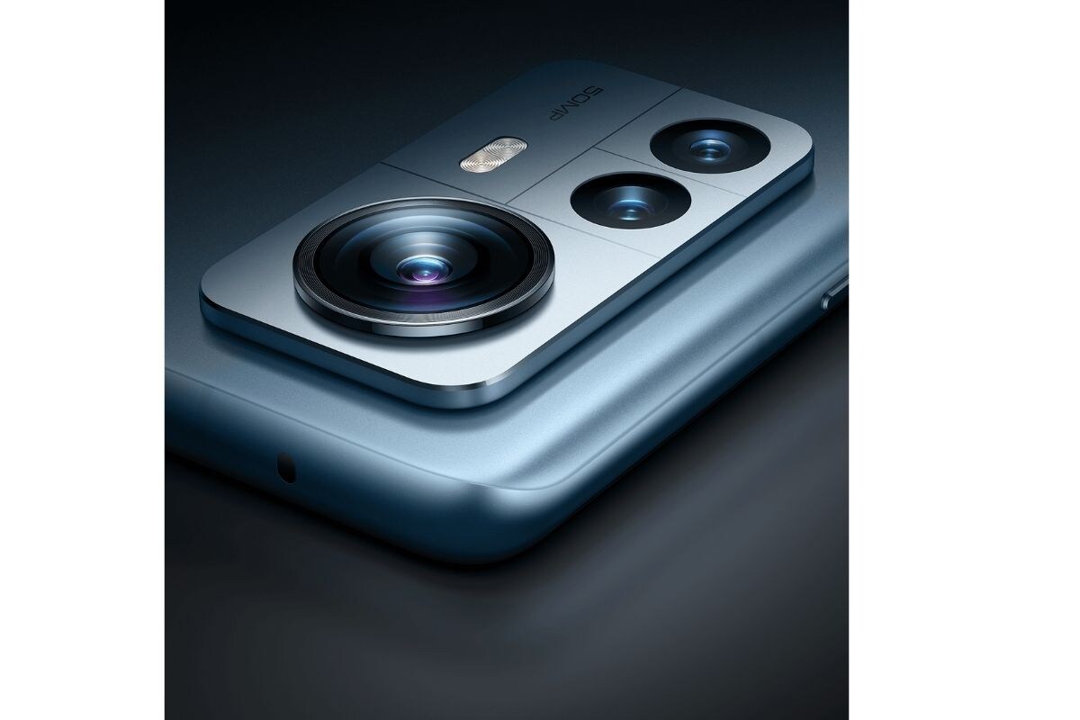 In Photos: Here's How Xiaomi's Latest Flagship Xiaomi 12 Pro Looks - News18