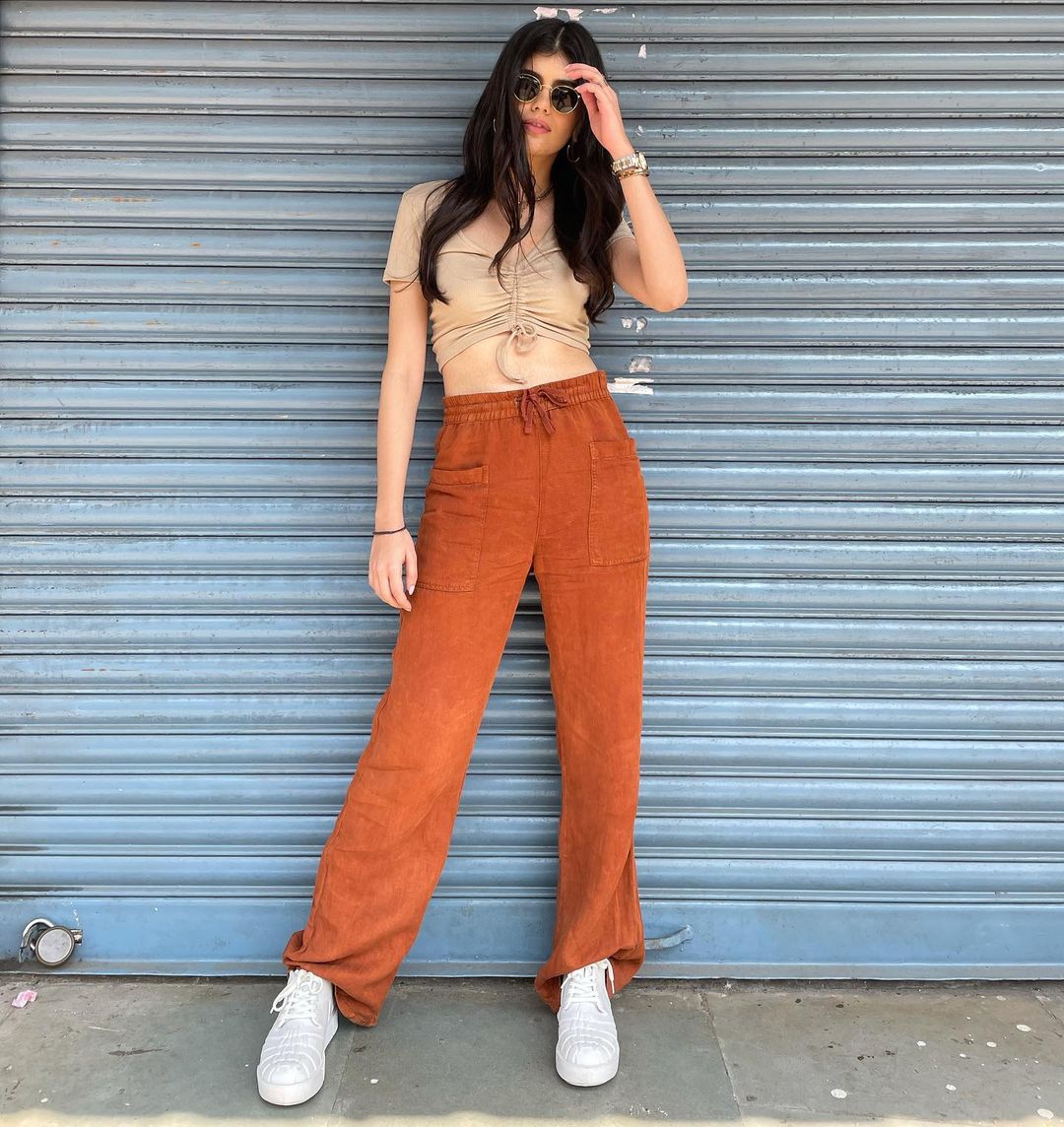 Sanjana Sanghi Amps Up Her Style Game In Assamese Silk Pant-Suit, See ...