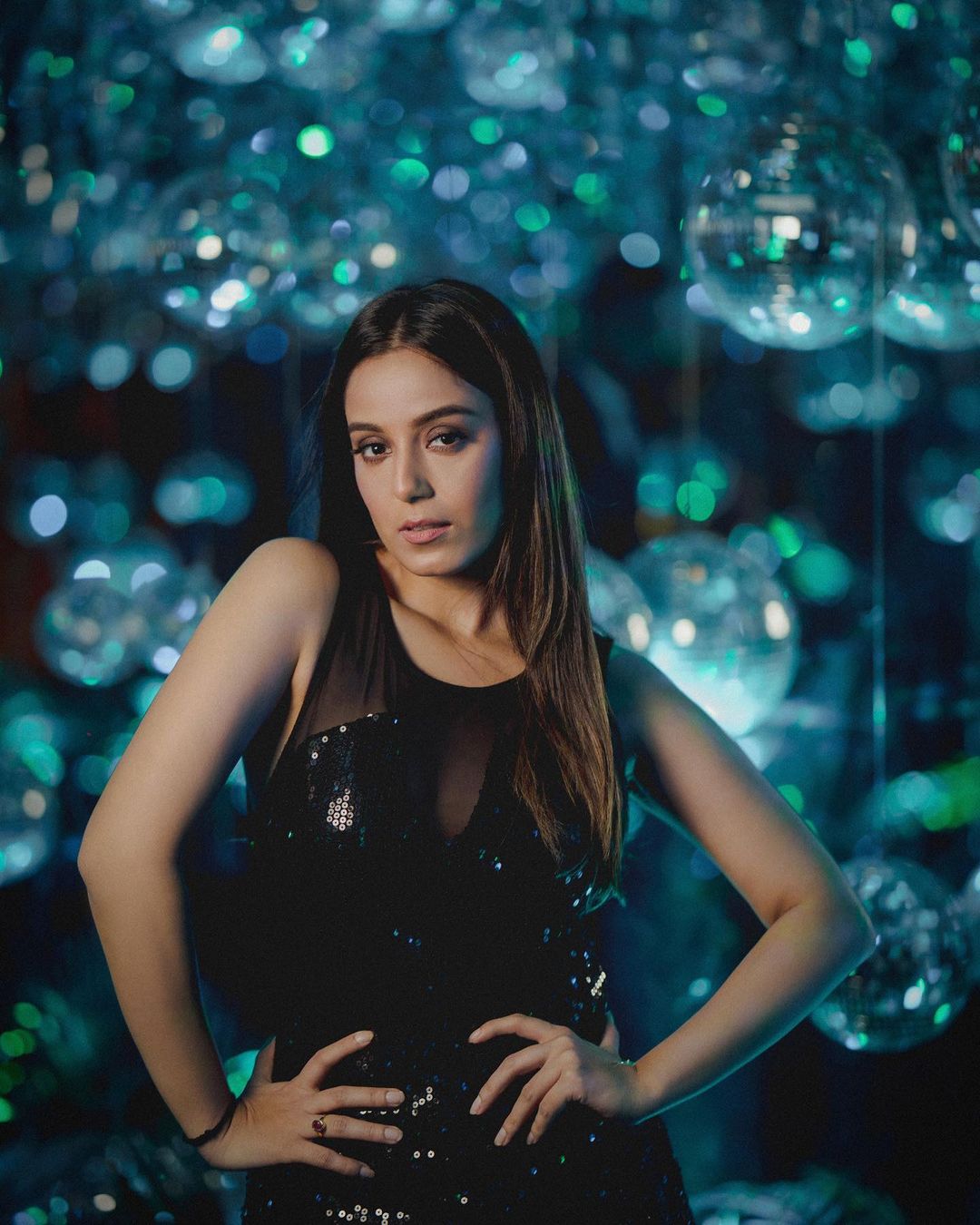 Srishty Rode Looks Glamorous In Jet Black Outfit, Take A Look At Her ...