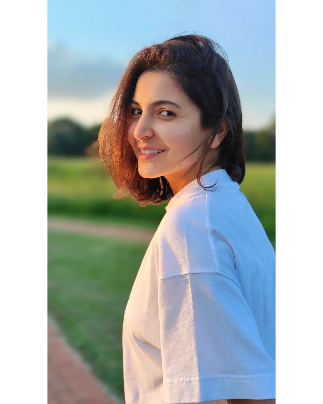 Anushka Sharma Looks Radiant In Makeup-free Sunkissed Throwback Photos ...