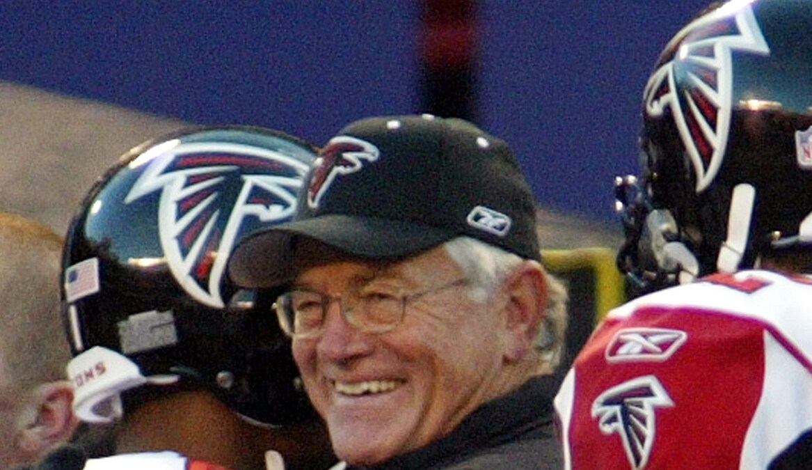 NFL Legend Dan Reeves, Twice a Super Bowl Champion, Passes Away at 77 ...