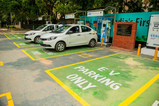 How Delhi is Becoming a Lighthouse City for Electric Mobility in India ...