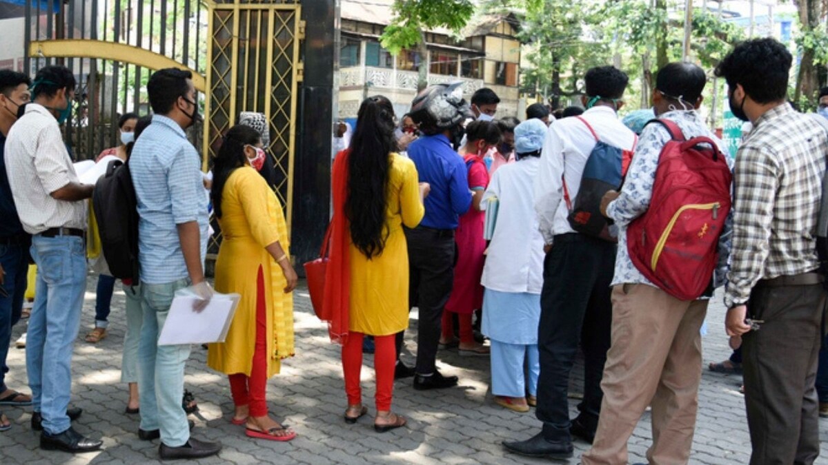 UPPRPB Recruitment 2022: Apply for 28,812 Posts in UP Police - News18