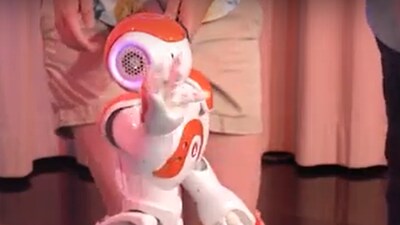 Meet Humanoid Robot Stand-up Comic Jon Who Delivers Funny One-liners ...