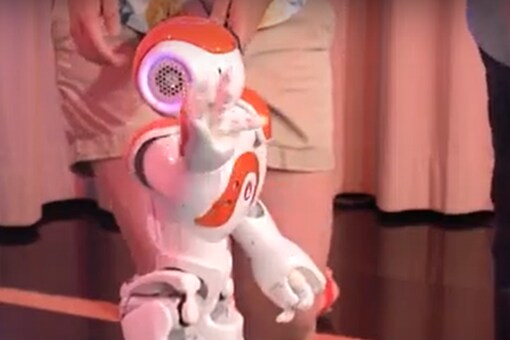Meet Humanoid Robot Stand-up Comic Jon Who Delivers Funny One-liners ...