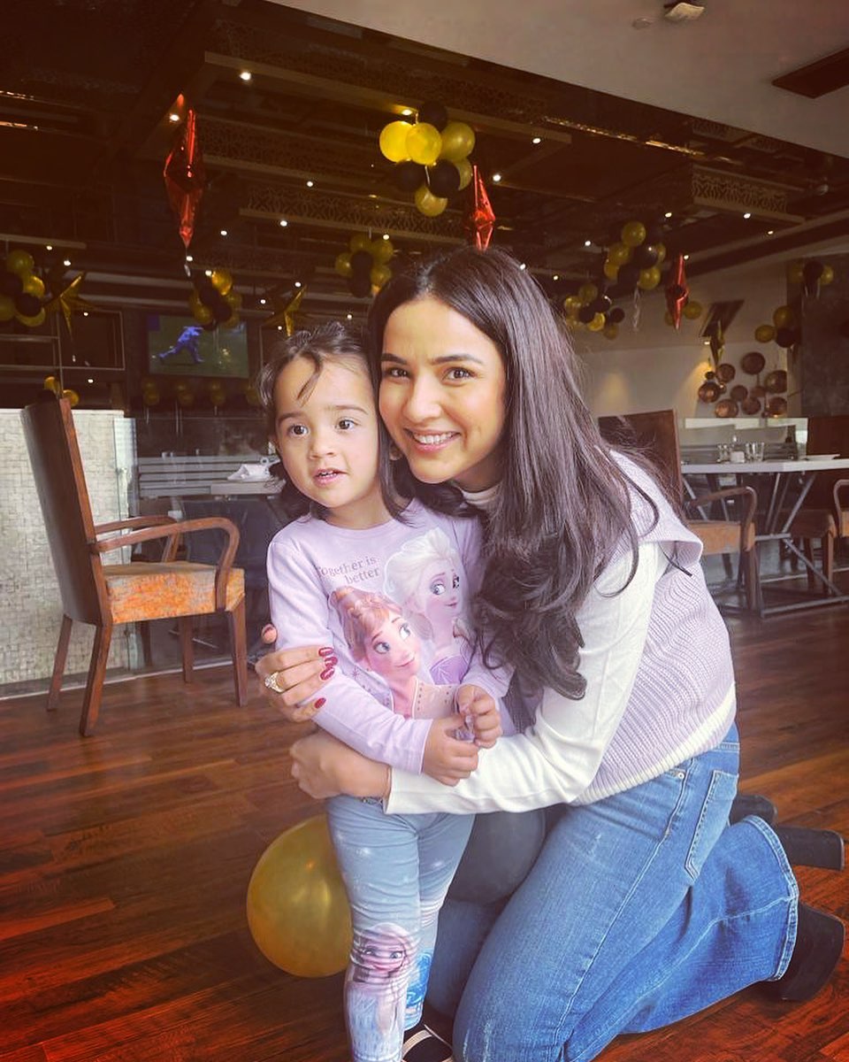 Jasmin Bhasin Looks Uber Chic In Mini Knitwear Dress, Check Out The ...