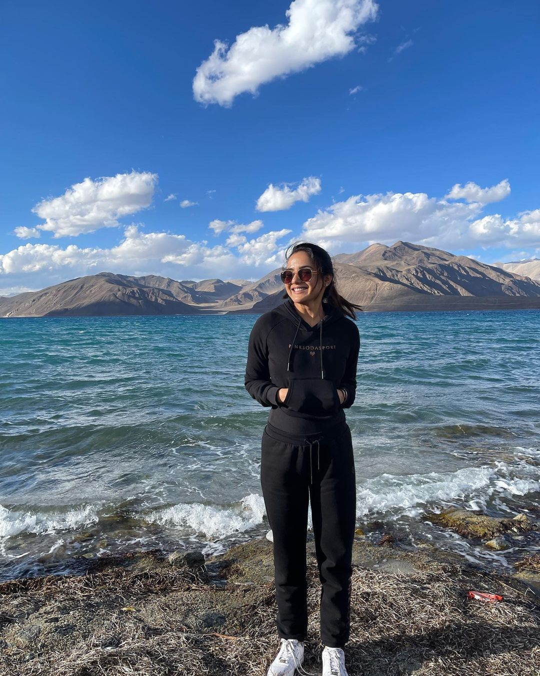 Jasmin Bhasin Looks Uber Chic In Mini Knitwear Dress, Check Out The ...