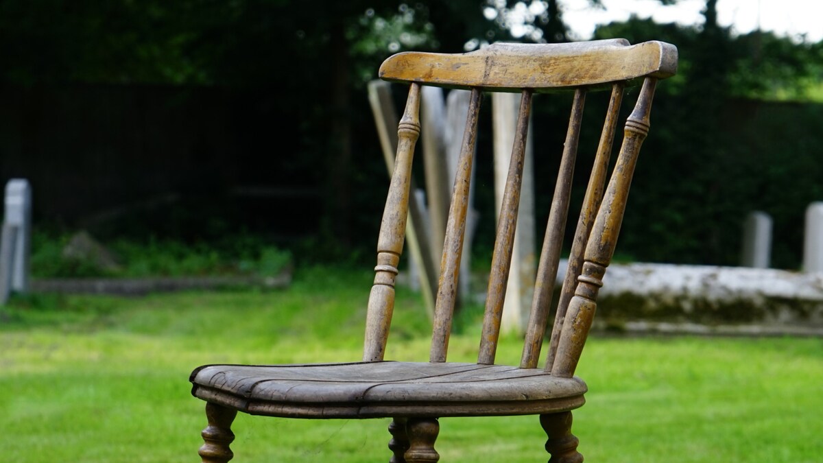 UK Woman's 'Junk' Chair Turns Out to Be Precious Art, Sells for Rs 13.5 ...