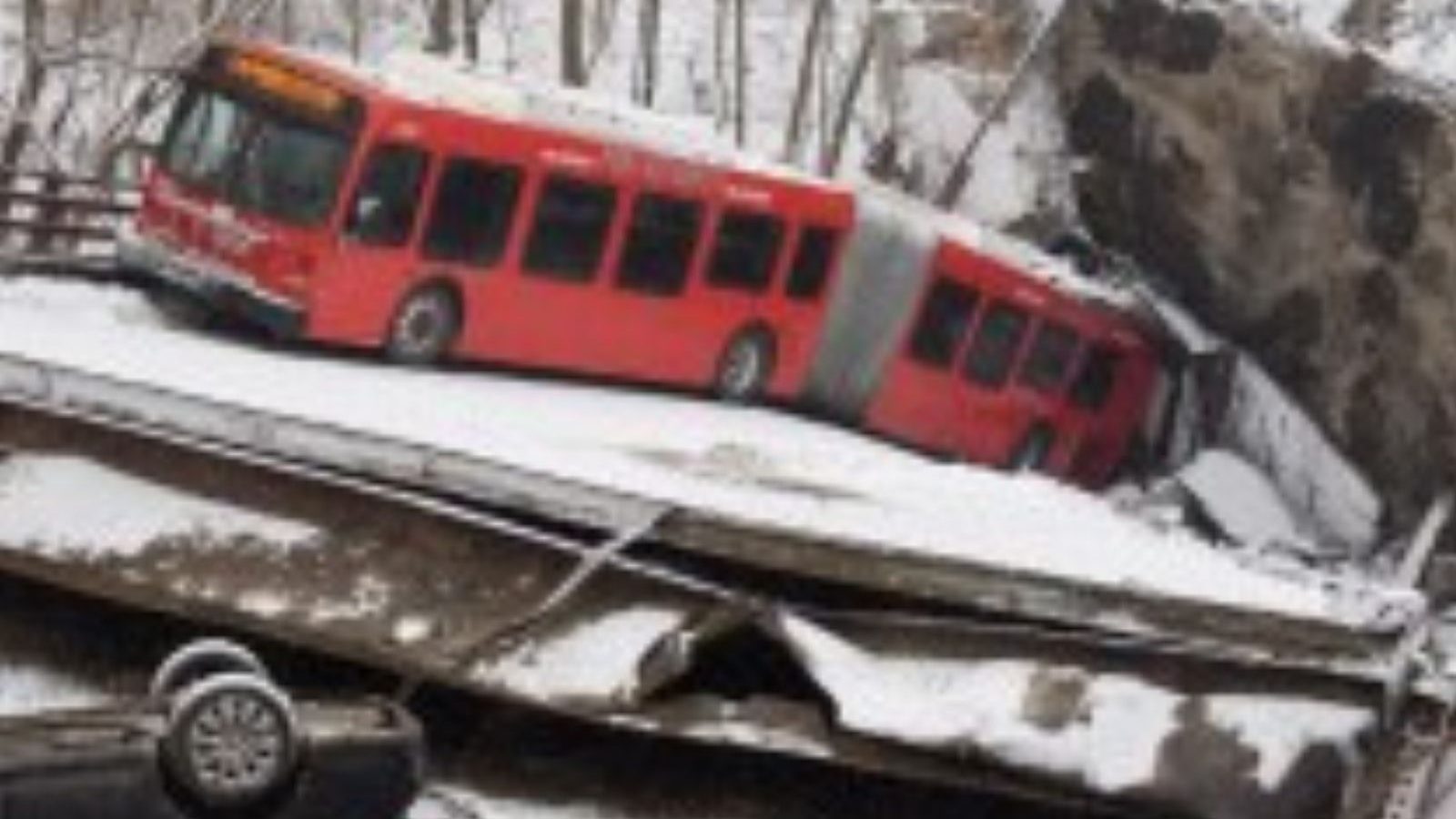 In US, Emergency Crews on Scene of Bridge Collapse in Pittsburgh ...