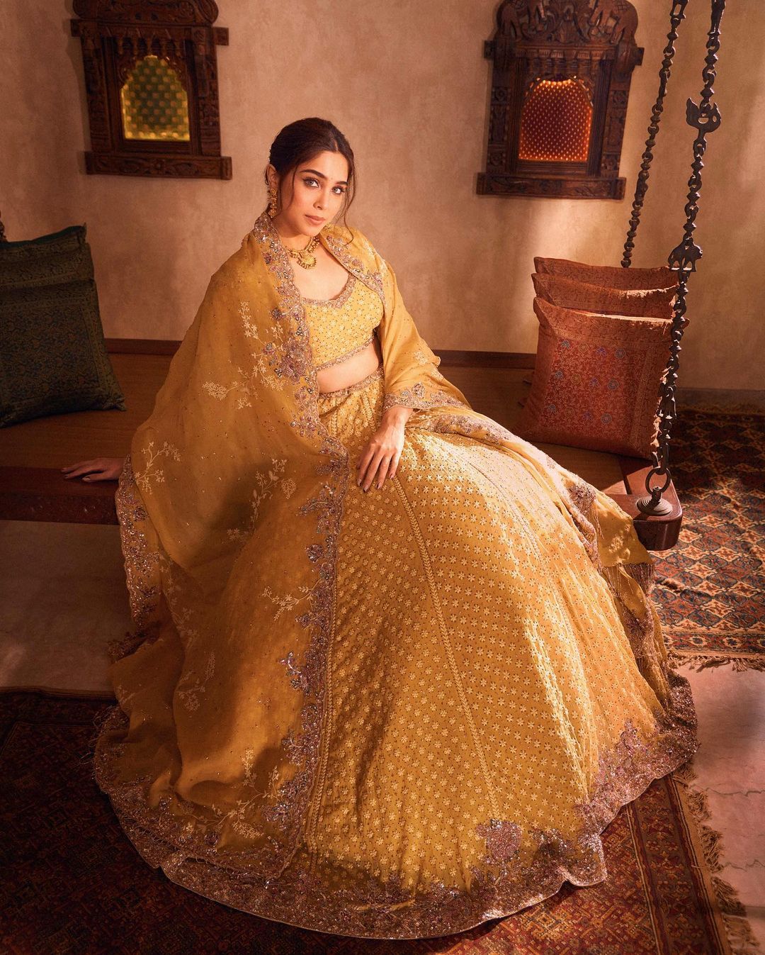 Sharvari Wagh Looks Ravishing In Pretty Ethnic Wear Outfits, Check Out ...