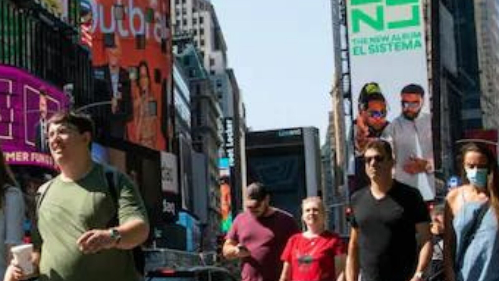 Cancer-stricken Mom Puts Up Times Square Billboard to Find Daughter a ...