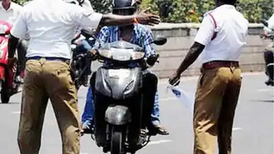 Here's a Complete Guide to Hand Signs Used by Traffic Police Mean ...