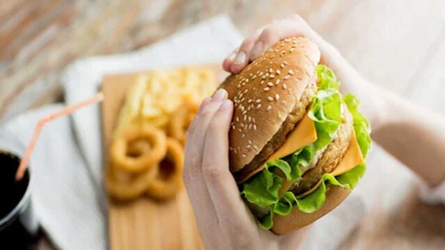 Excessive Fast-food Consumption Confusing Your Immune System, Says New ...