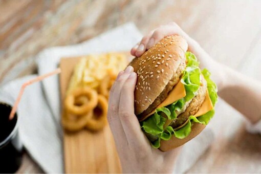 Nutritionist Gives 7 Tips to Control Binge Eating - News18