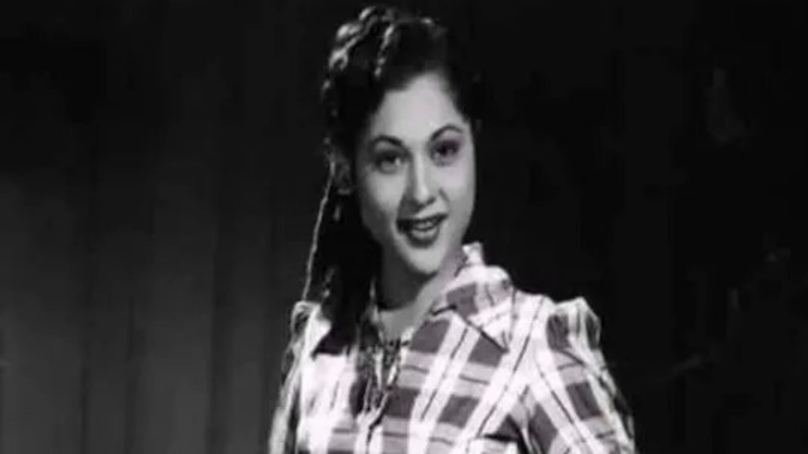 Nirupa Roy Birth Anniversary: Married At 14, This is How She Entered ...