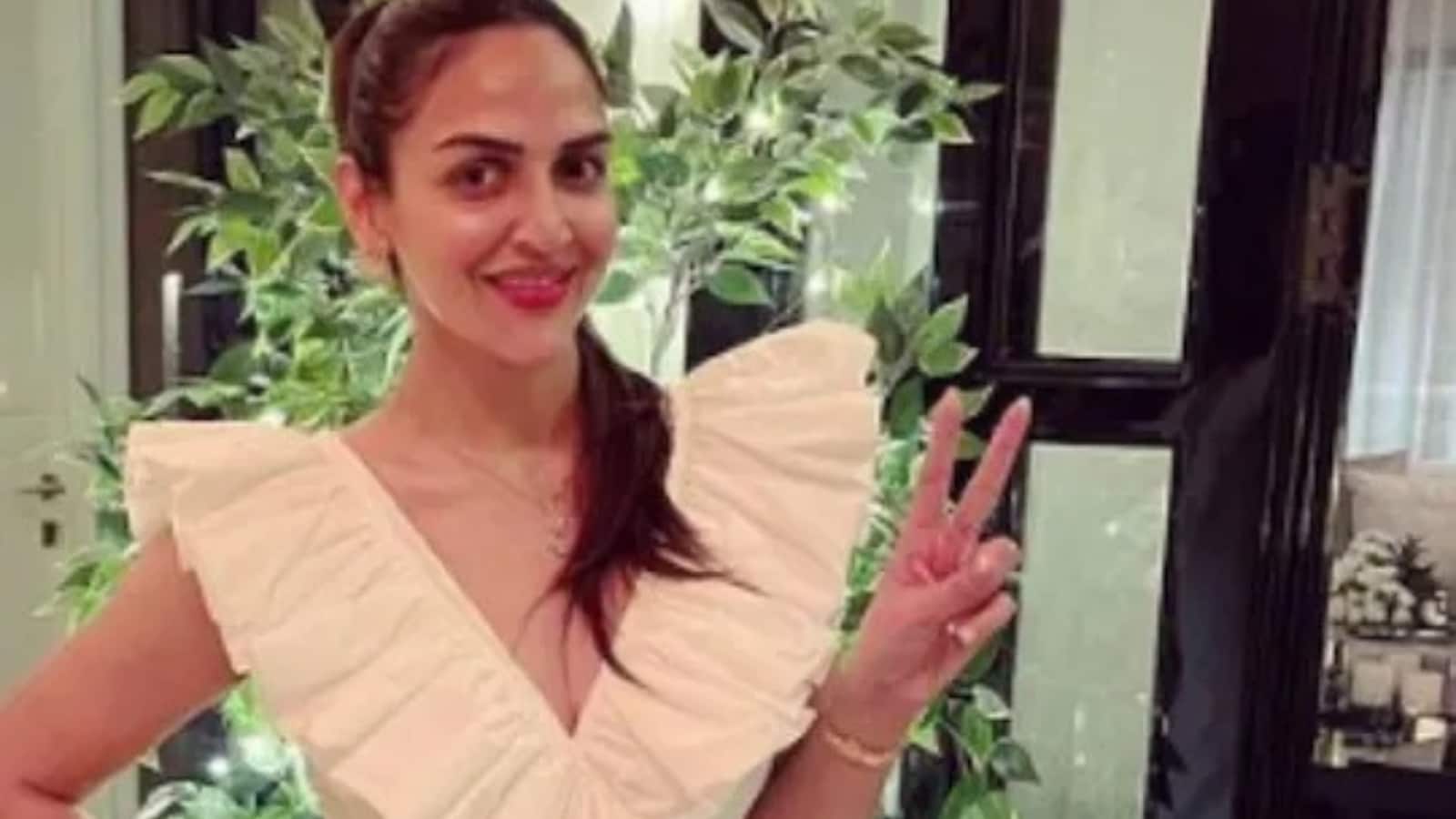 ‘Because of You I Am’: Esha Deol Thanks All As She Completes 20 Years ...